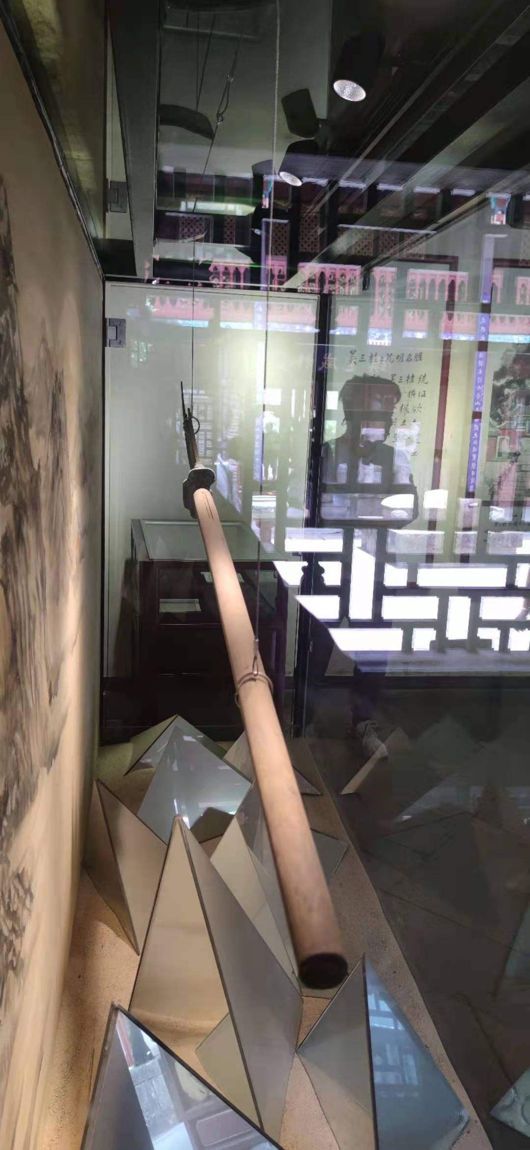 Group pictures!Have you seen Wu Sangui's 12-jin sword in Kunming Golden ...