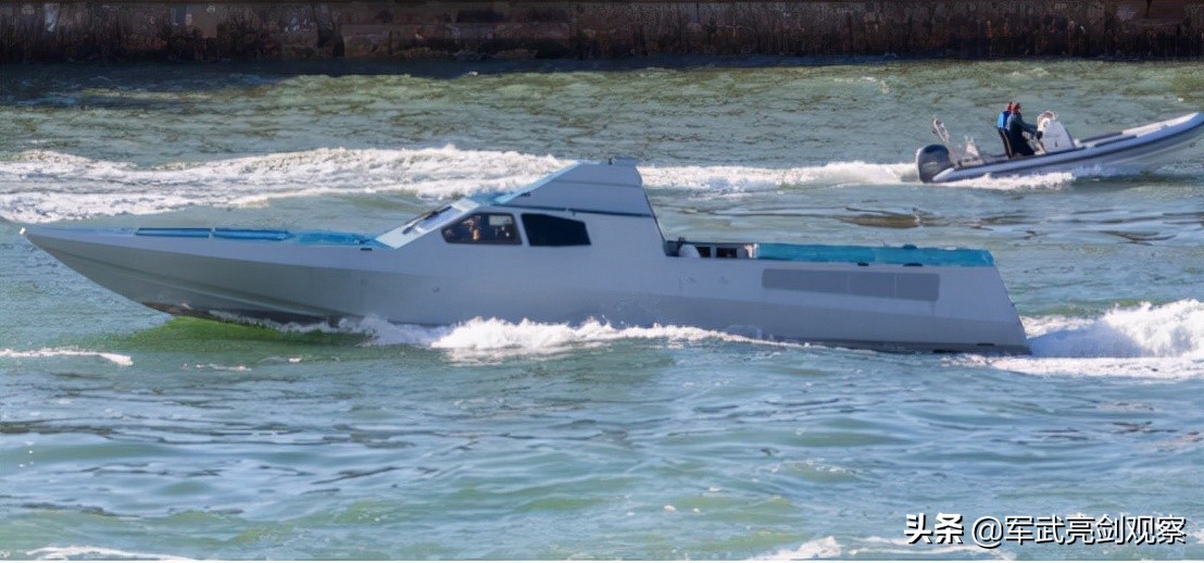 A mysterious assault boat appeared in a British port with a stealth ...