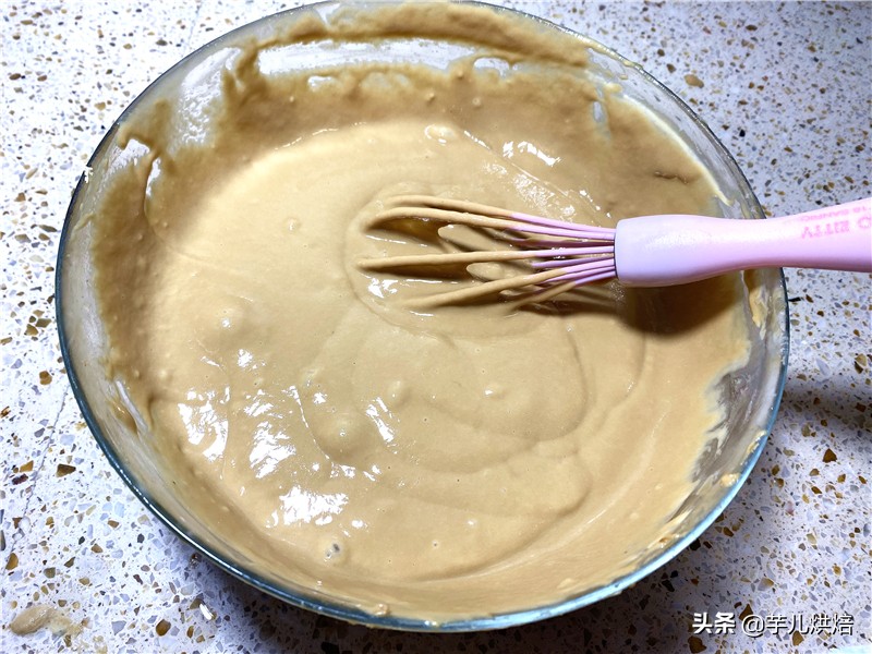 Teach you to make brown sugar mala cake at home. The method is detailed ...