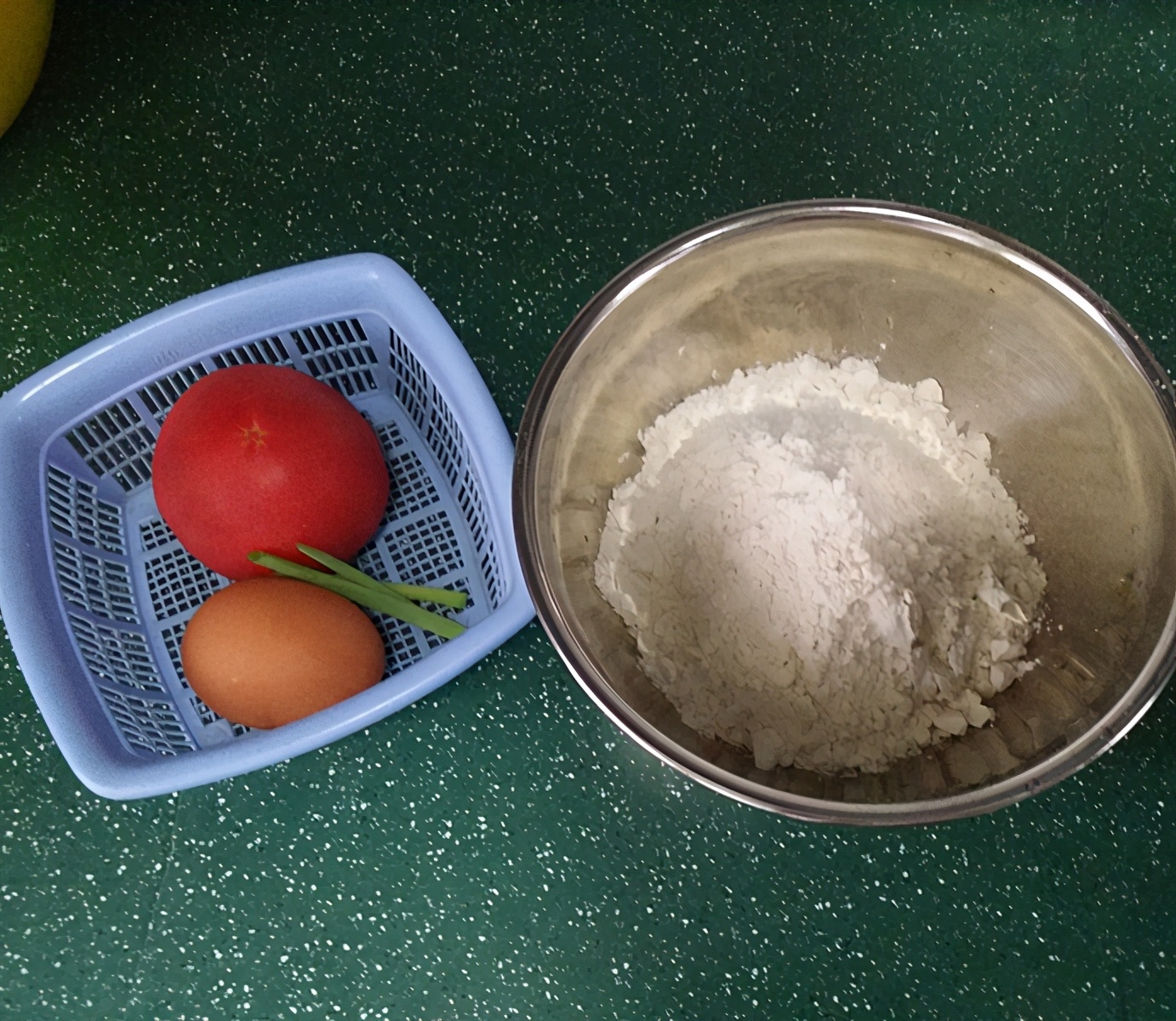 Have a bowl of tomato and egg pimple soup for supper, the method is ...