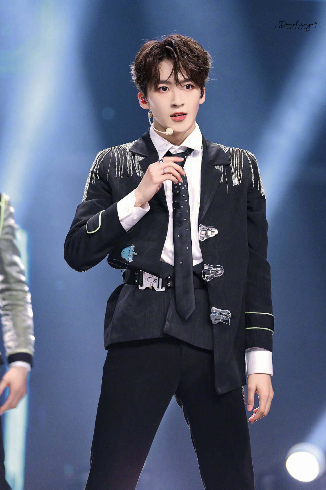 Popular idol He Luoluo: After the disbandment of R1SE, his popularity and resources have "risen ...