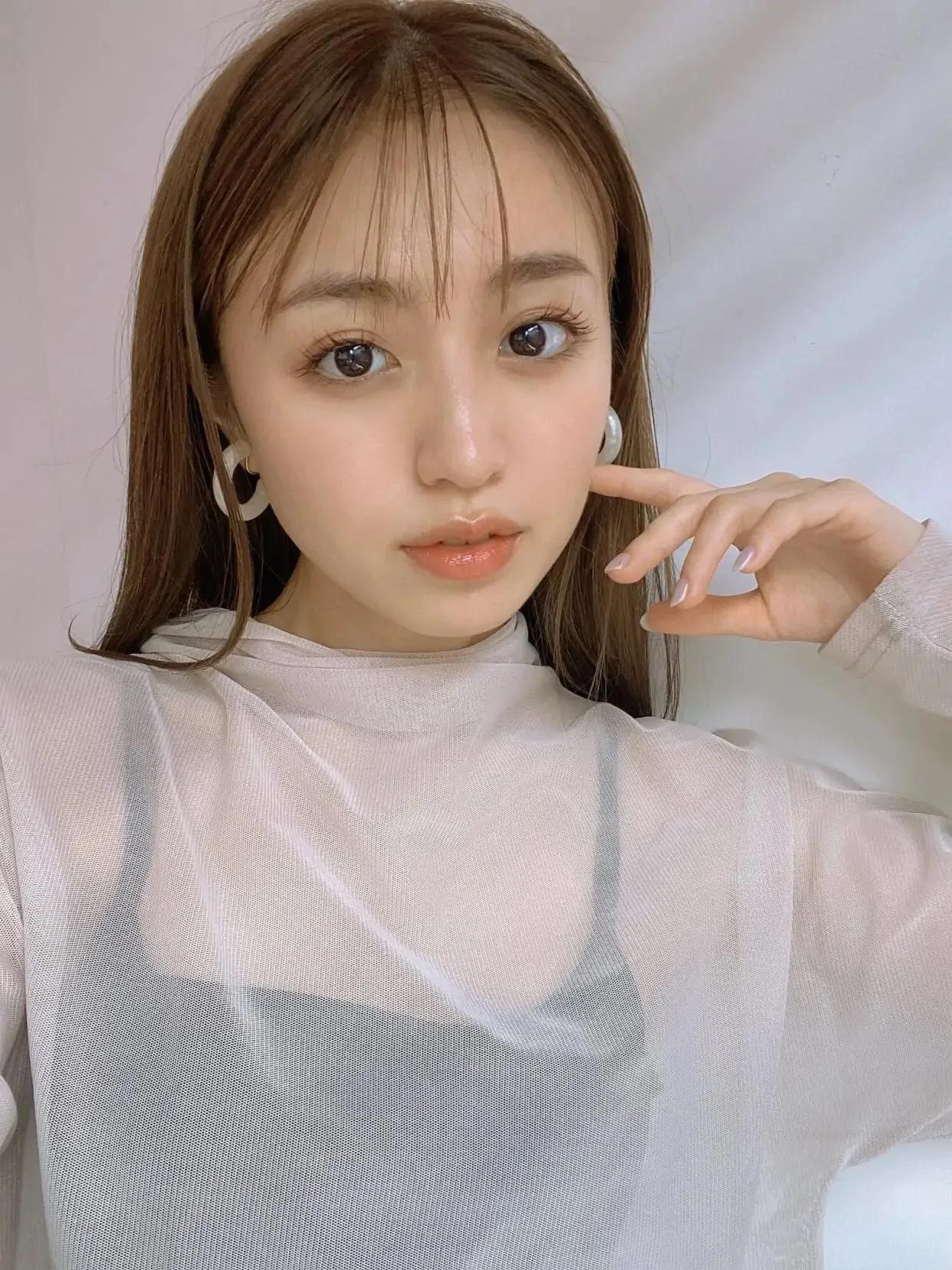 "Nonno" signs the second generation of the twenty-year-old star ...