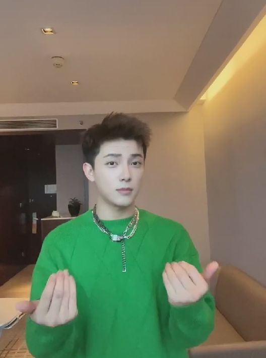 Fast boy Wu Junyu denies plastic surgery?Pinch your nose to prove pure ...