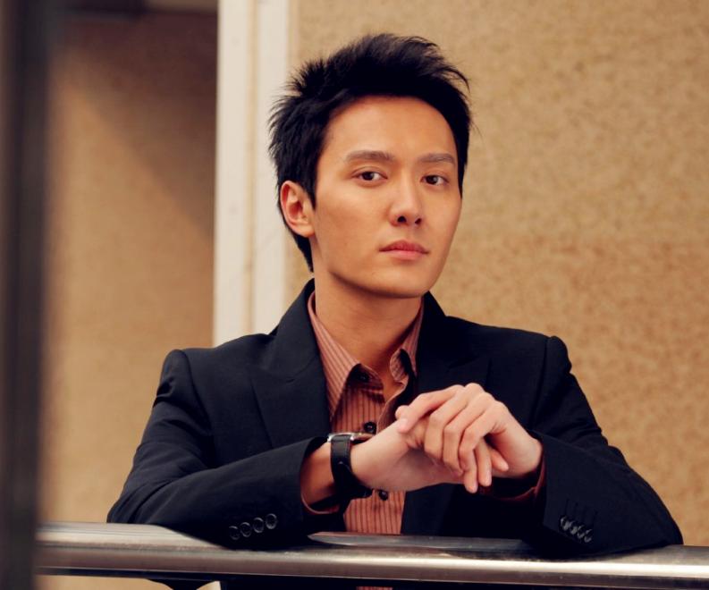 The 8 love stories of Feng Shaofeng: Ni Ni and Lin Yun are listed. They ...