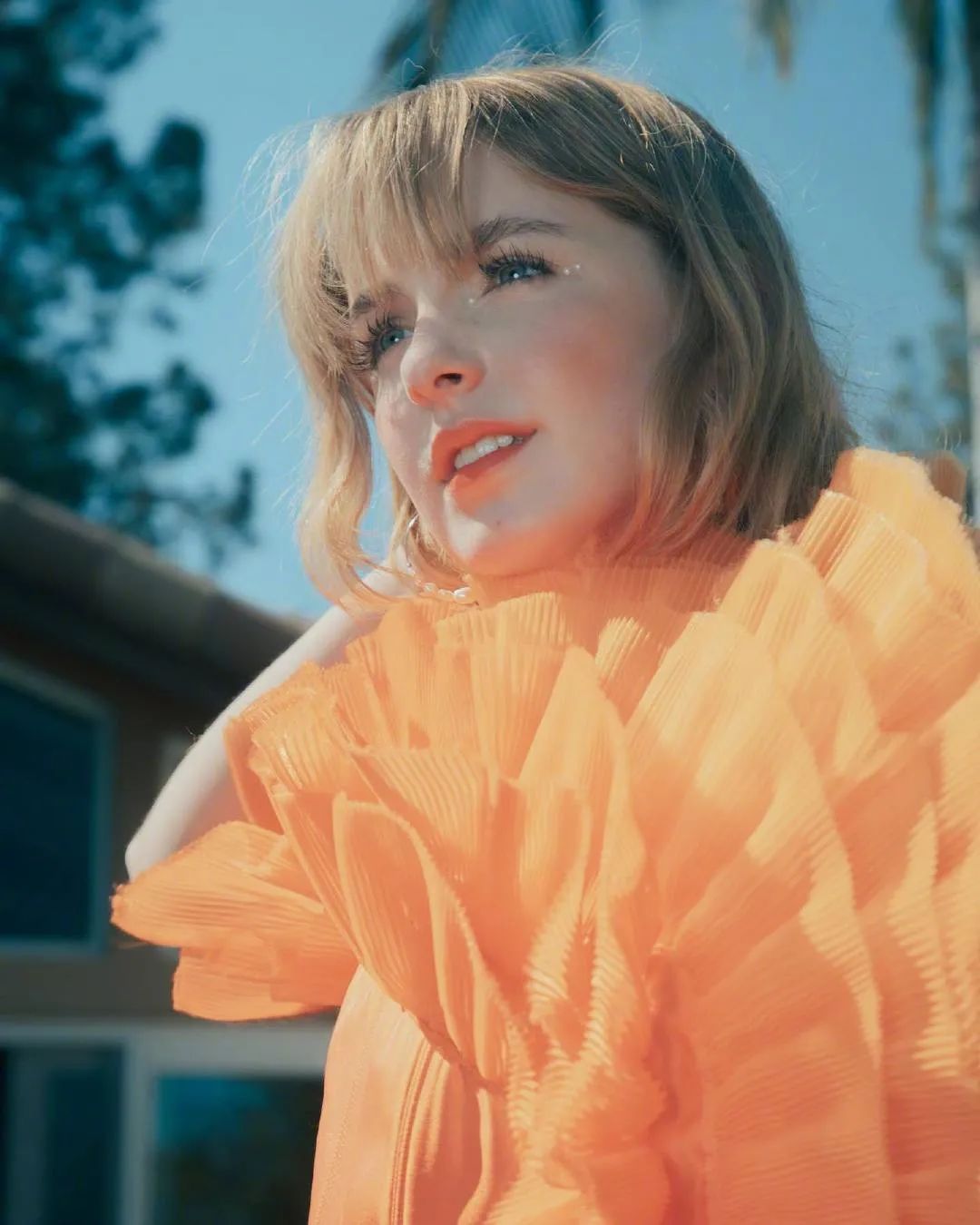 "Genius girl" McKenna Grace becomes a beautiful girl!Snowy skin is ...