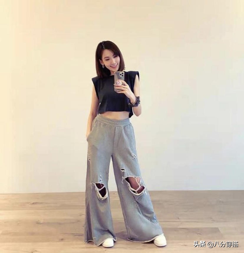 Chen Ruoyi is really a "fashionable", the vest and overalls are ...