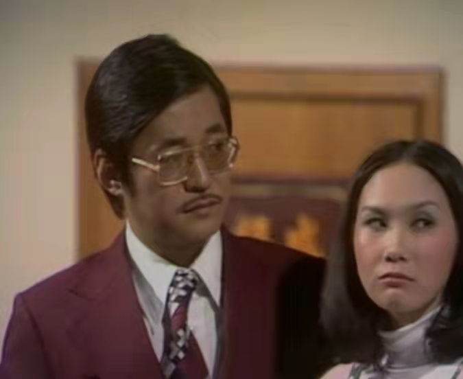 Love as ever!Old drama bone Li Linlin received a kiss from David Jiang on her 73rd birthday ...