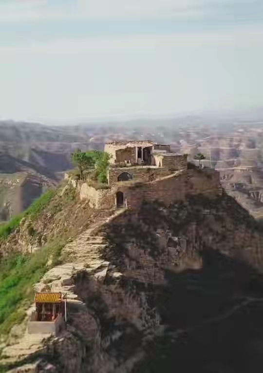 Lishi District, Luliang City, Shanxi Province, Bijia Mountain is also ...