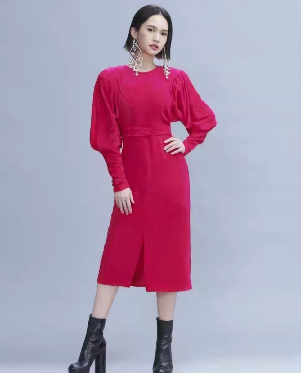 Yang Yulin took the earrings while singing? Afterwards, netizens: I thought she was only ...