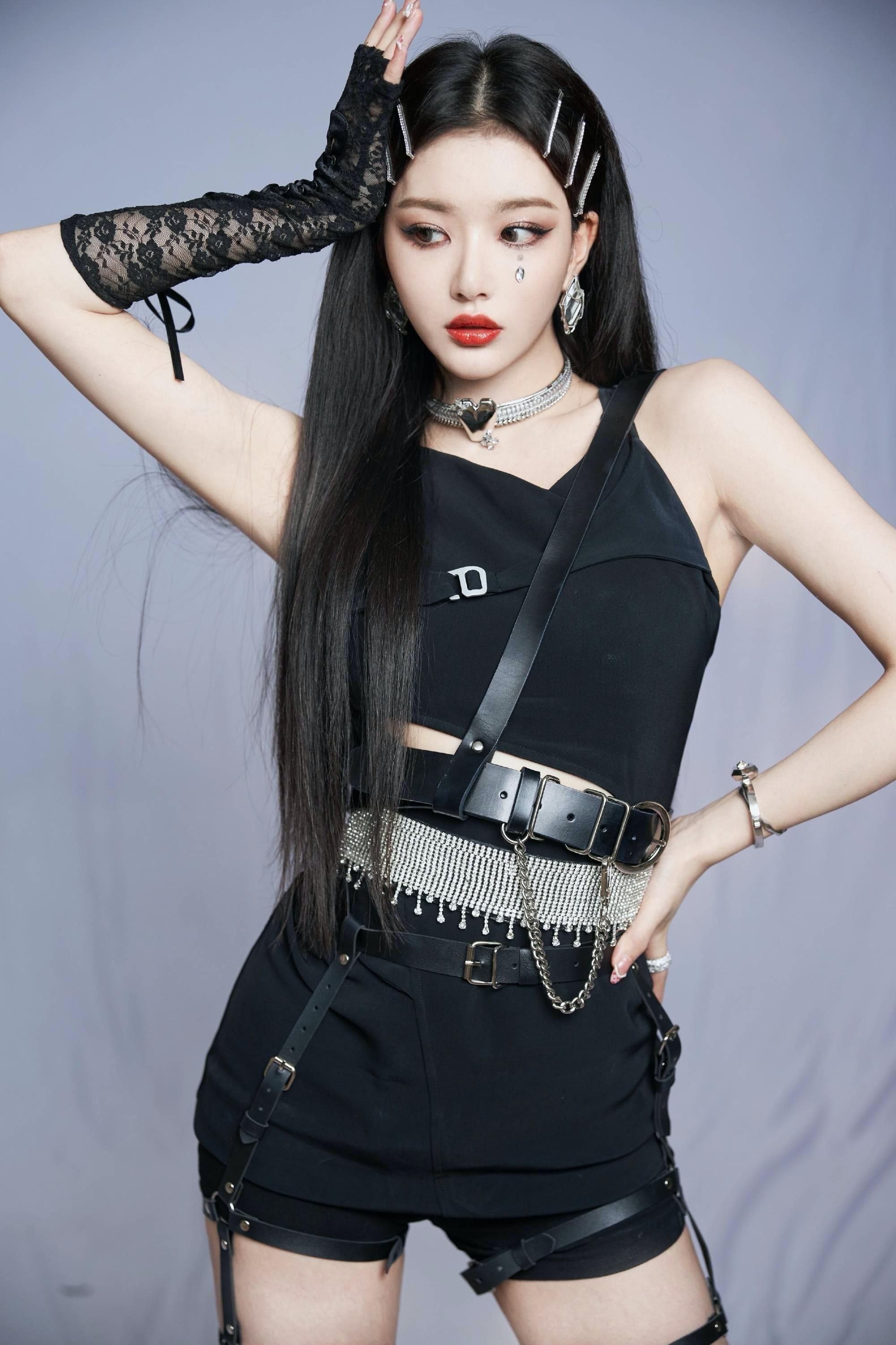 Kong Xueer stage tears mole makeup super A strikes exquisite dazzling ...