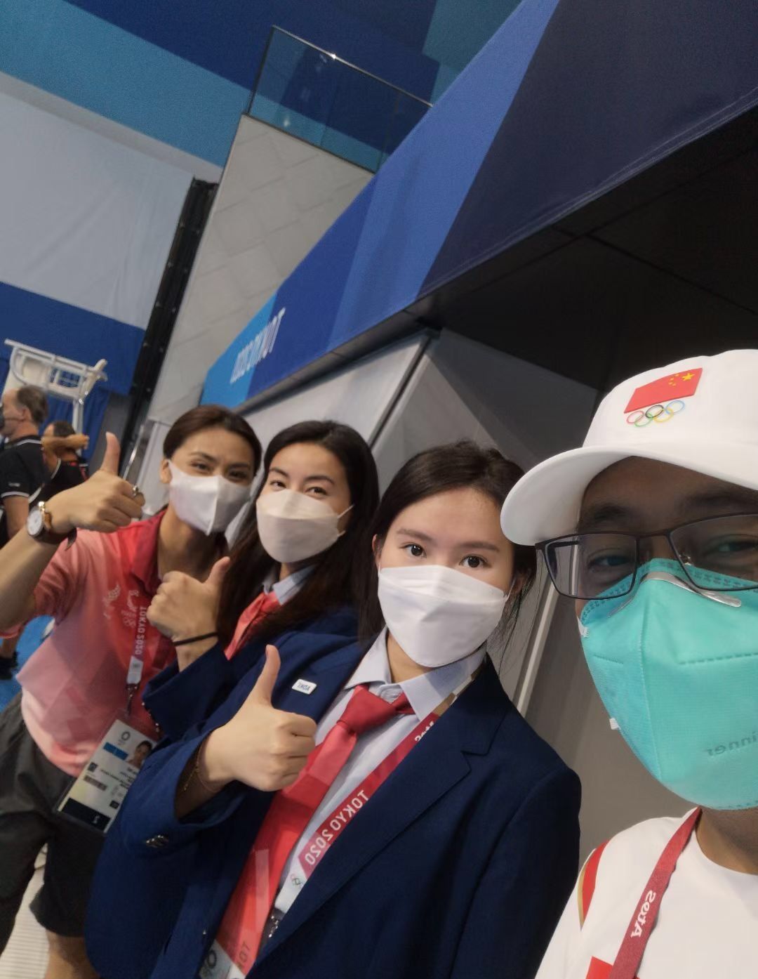 Rao Lang took a photo with the Olympic champion, and she was busy ...