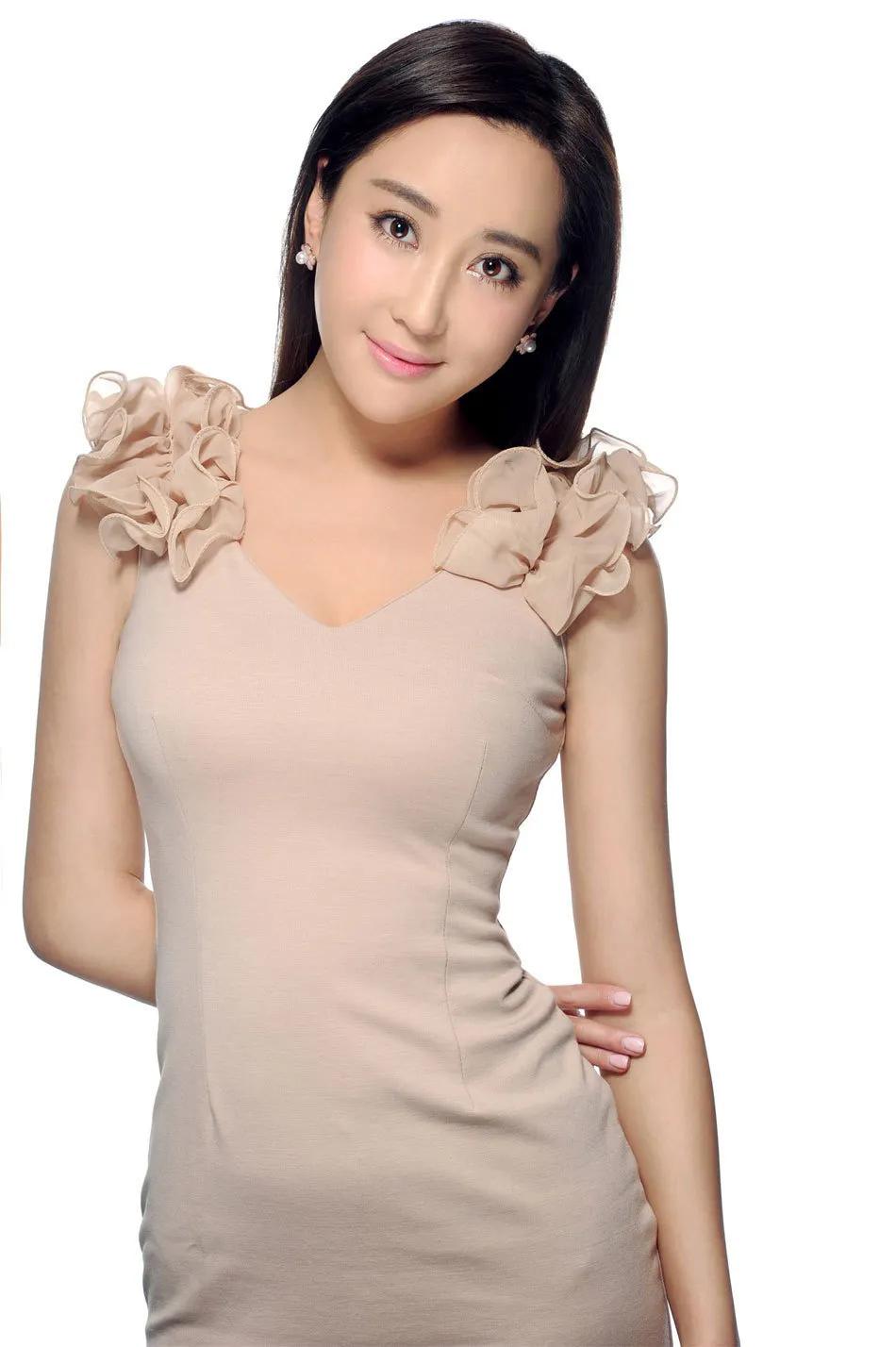 Du Ruoxi's proud figure is amazing - iNEWS