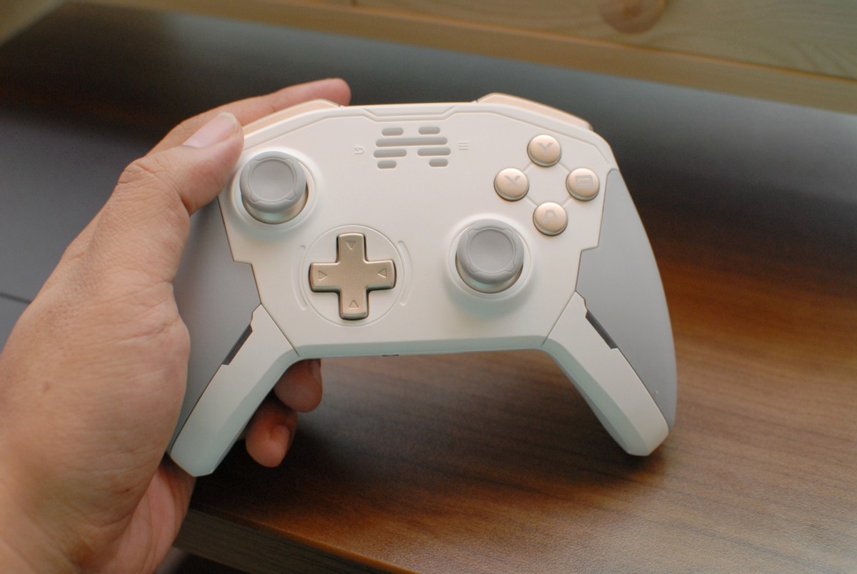 Beitong Zeus Platinum Edition game controller experience, netizens: a ...