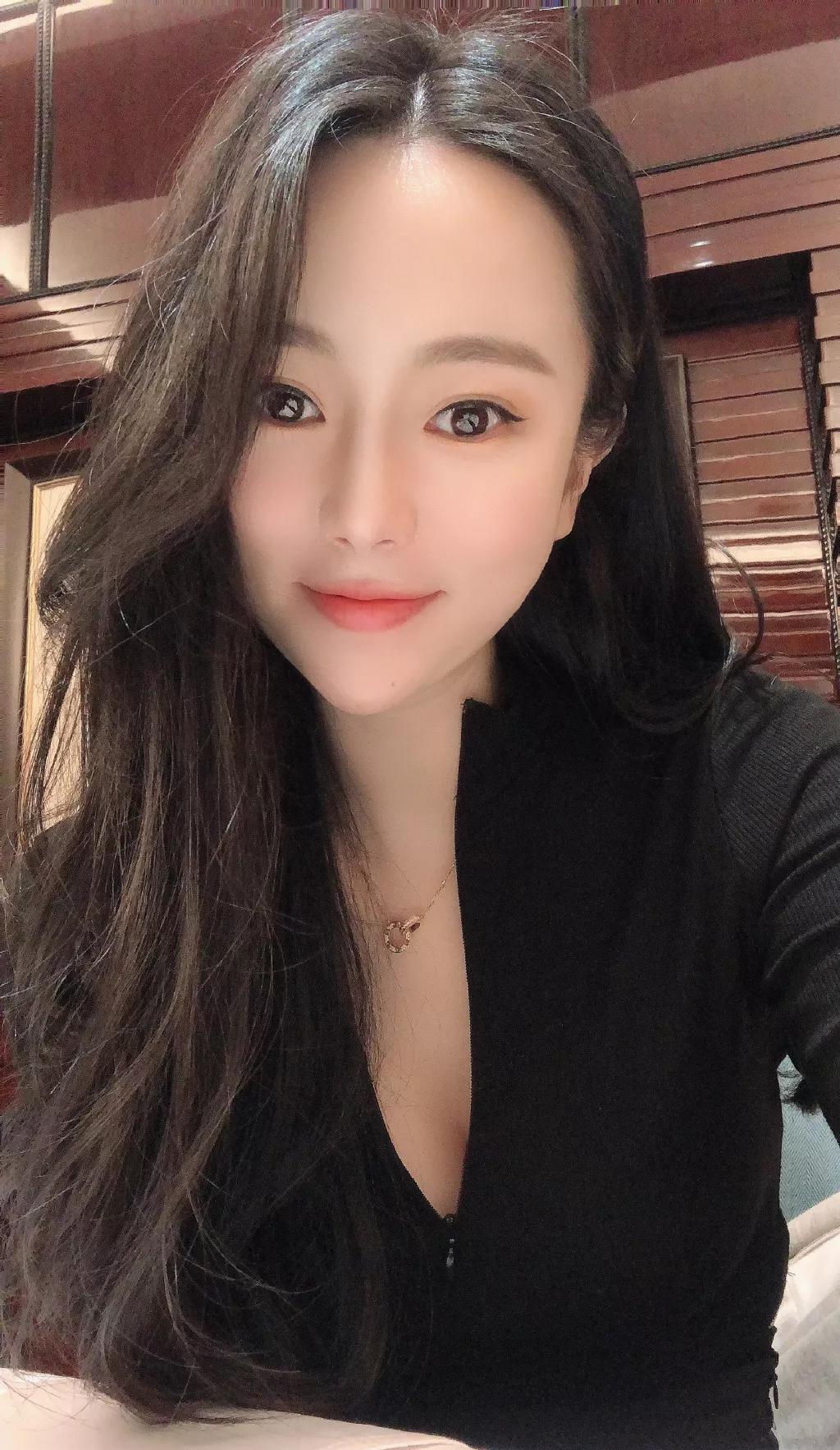 The temperament goddess "Yan Ruyu baby" has a beautiful appearance and ...