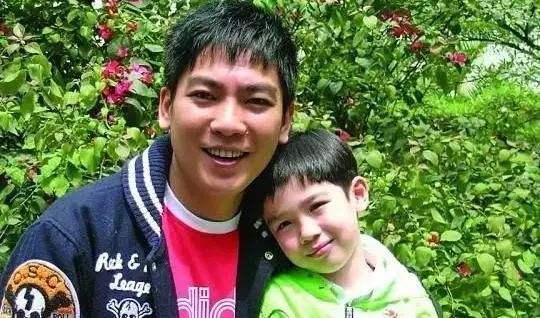 The six original members of the Kang family who still perform in ...
