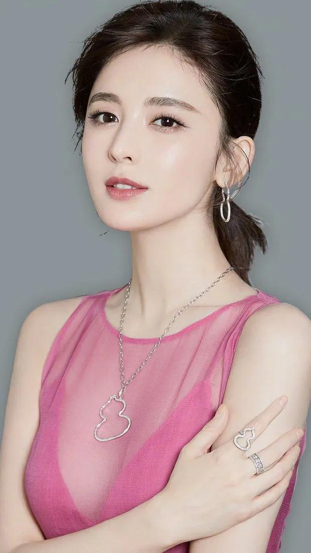 Beautiful girl from Xinjiang——Guli Nazha - iNEWS