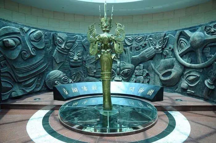 Are the bronze trees in Sanxingdui Jianmu? The records in "Shanhaijing ...