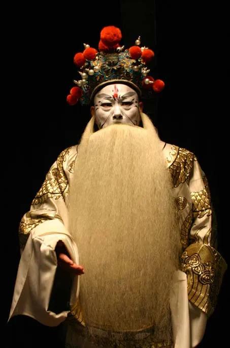 Once the three hammers in the Peking Opera world, Lan Wenyun was a bit ...
