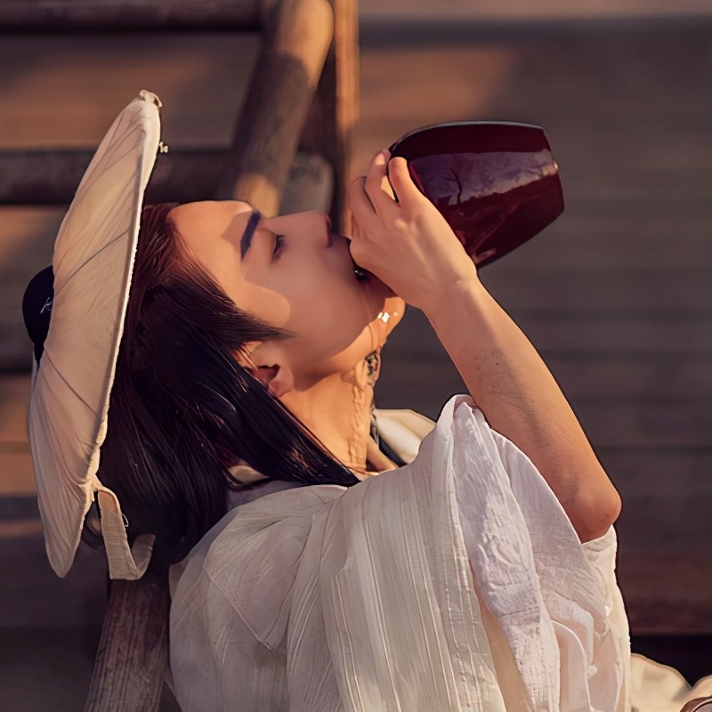 Li Bai's 1,000 poems have 200 poems about wine. Why do poets prefer to ...