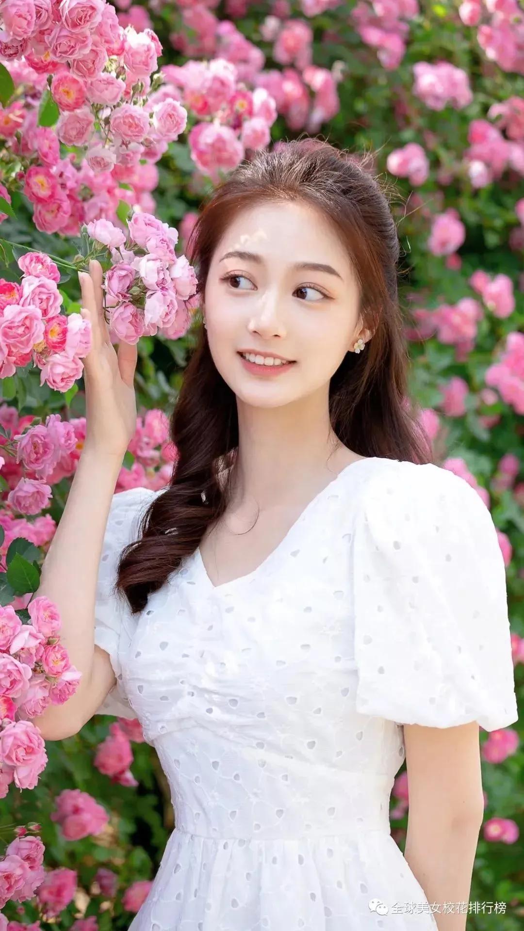 With temperament and beauty, her name is Feng Lin, she deserves to be a ...