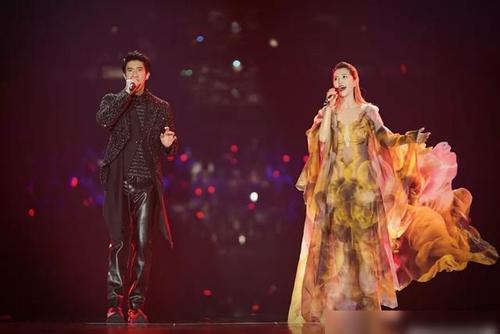 Tan Weiwei, who used to sing in a bar, has become popular with a song ...