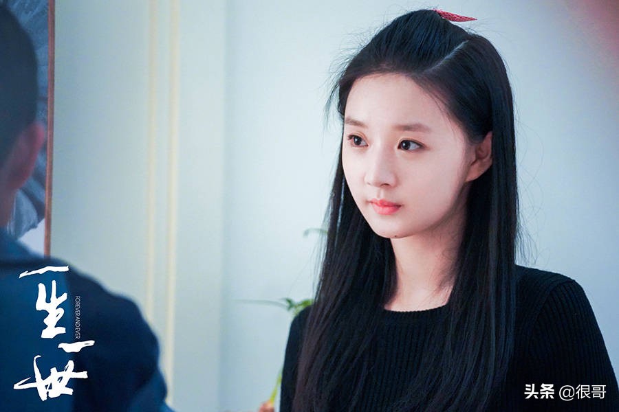 The beauty born in the 90s in her lifetime: Bailu model debuts, Liao Yinyue is a Southwestern ...