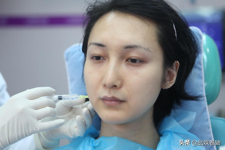 Liu Ting, a boy who went to school with his mother, became the most ...