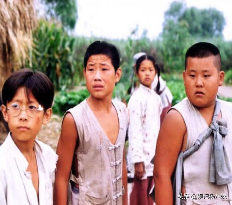 Child star deviated from the group portrait: Bian Cheng smokes as a ...
