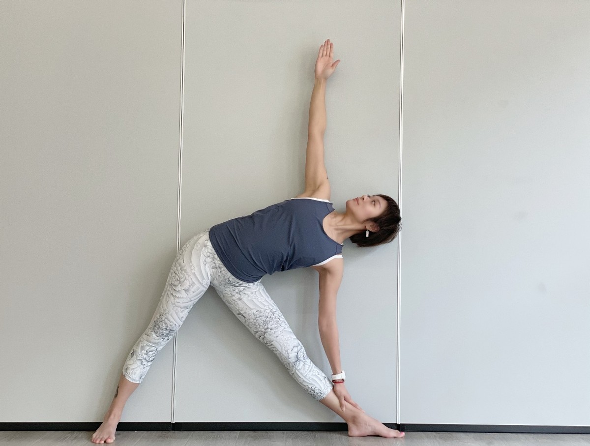 The main points of the triangle stretch pose: Yoga beginners should pay ...