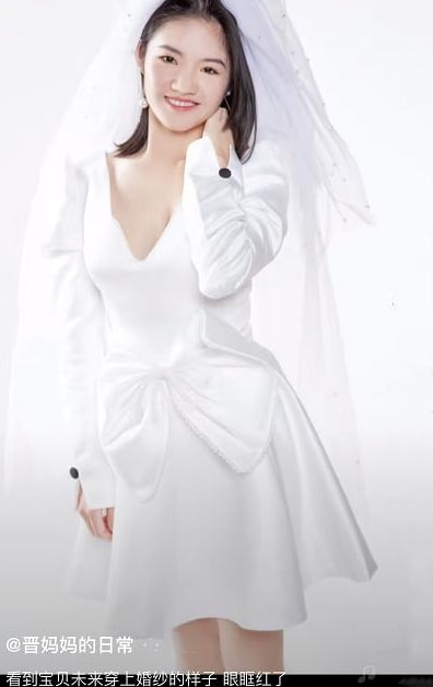 "Deformation" Li Leyou grows up, Cui Ma shows off her wedding photos ...
