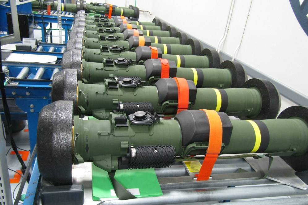 The Hongjian-12 anti-tank missile of the Tibet Military Region is ...