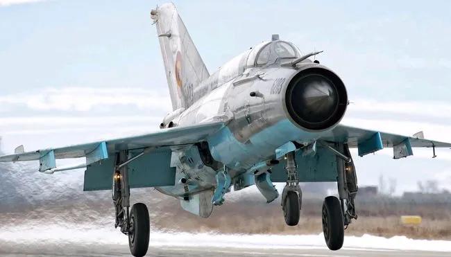 Introduction to the classic fighter: MiG 22 - iMedia