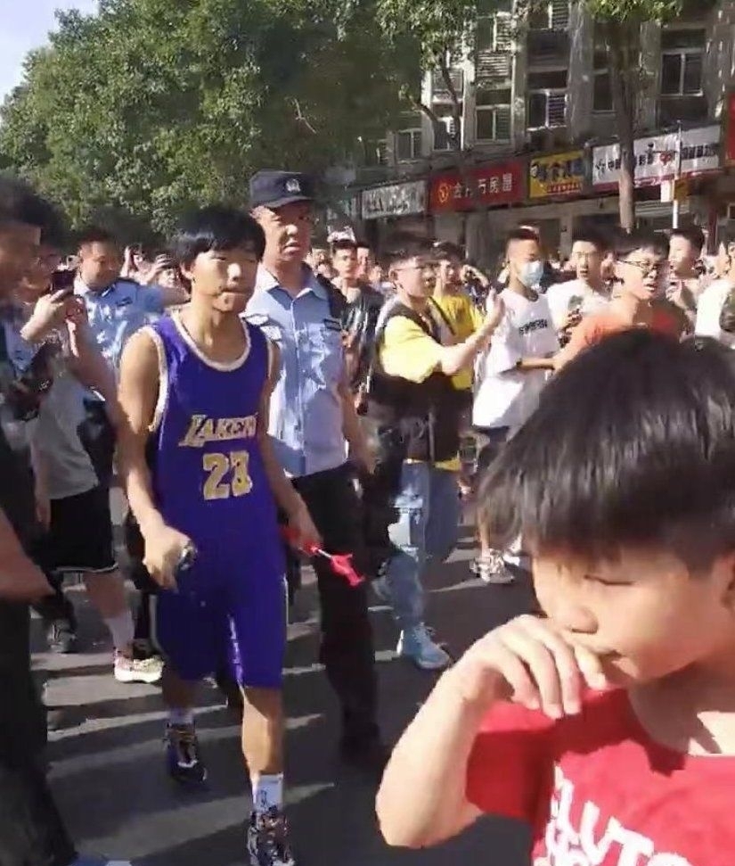 China's No. 1 Streetball Clown Country Treasure VS Chinese Basketball ...