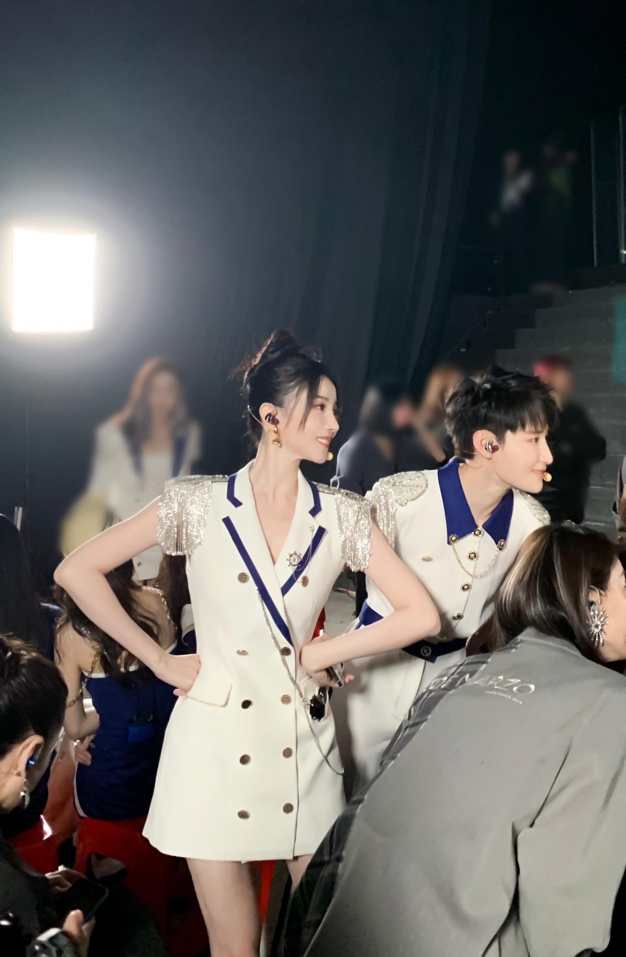 Chen Xiaojun's legs are really long, and they are too feminine when ...