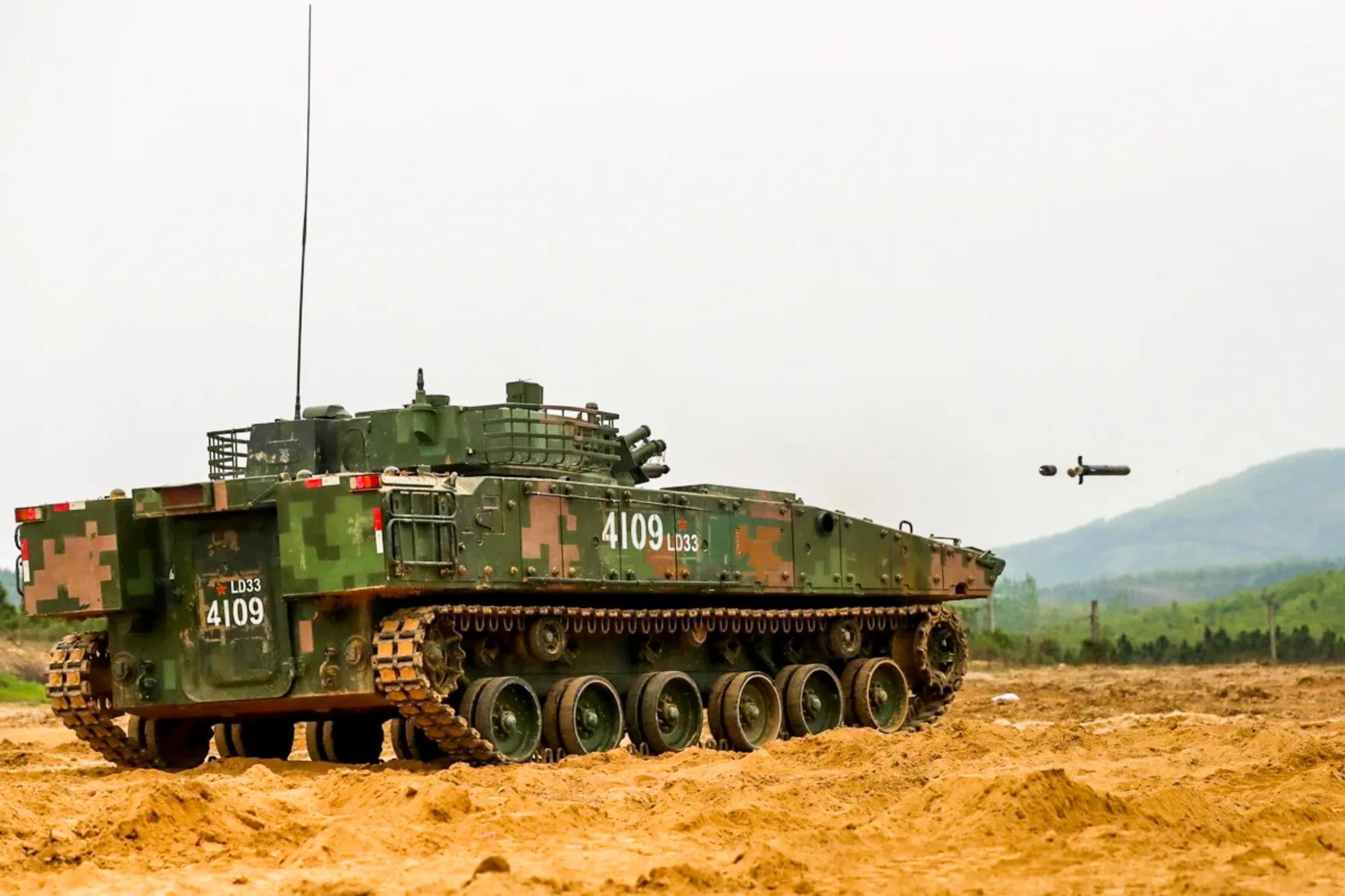 04A infantry fighting vehicle PK light tank, full system support, an ...