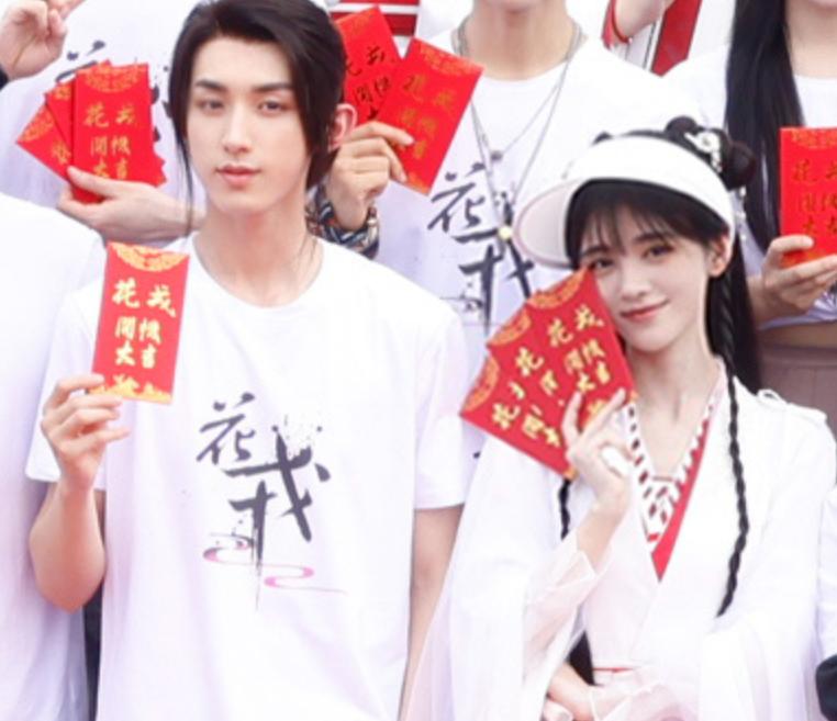 Acting with Ju Jingyi in "Hua Rong", how did you know that Guo Junchen is waiting for the ...