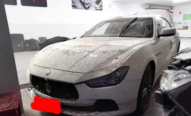 The guy spent 200,000 to buy a Maserati Geberit. It was soaked in rain ...