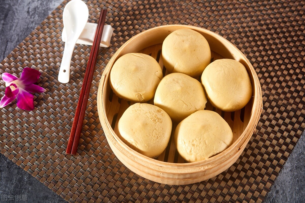 To make cornmeal steamed buns, master one trick. The steamed buns are ...
