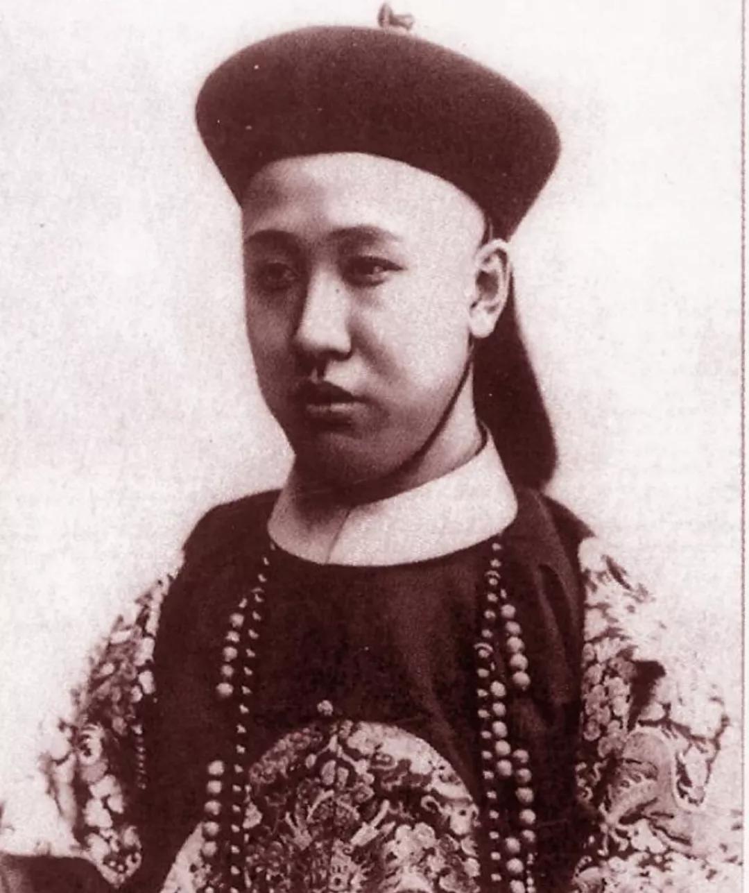 In 1967, after Puyi's death, what was the standard for burial?Premier ...