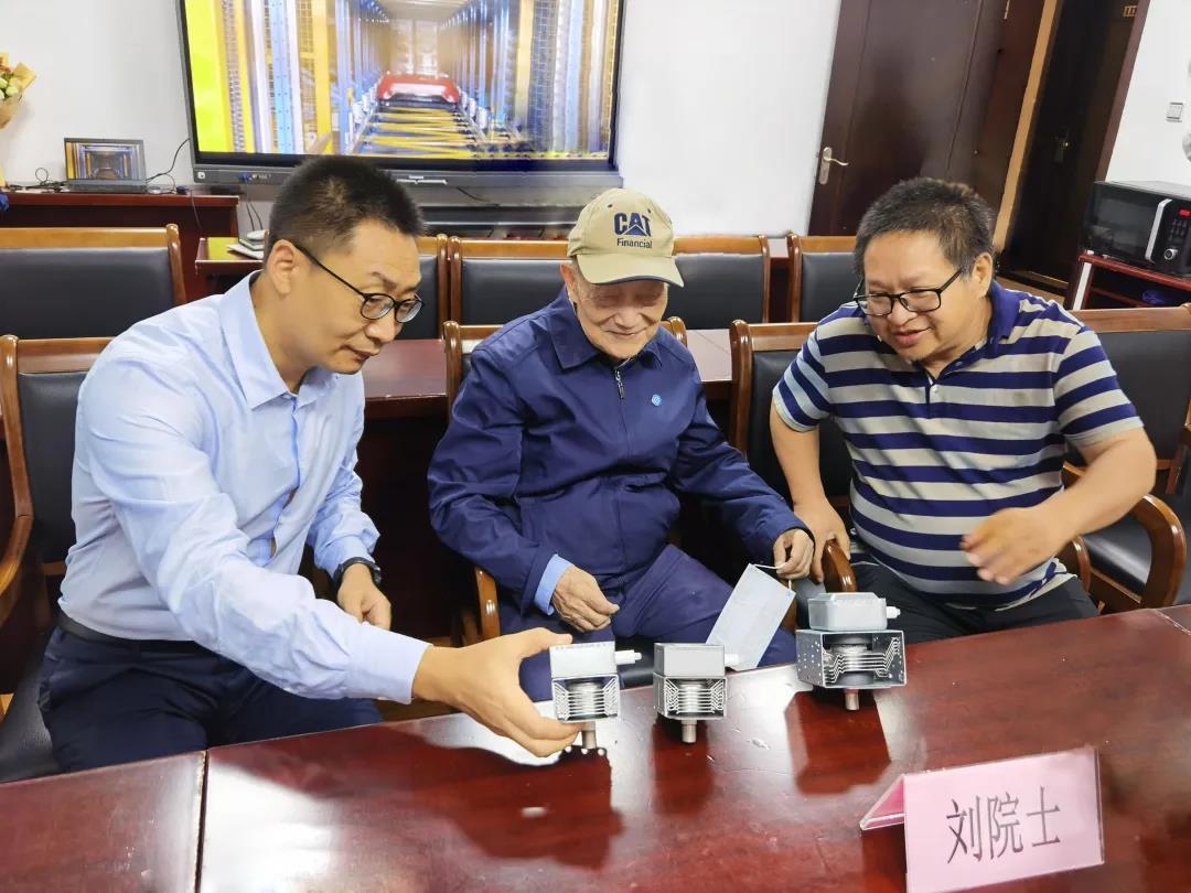The academician workstation was unveiled, and Midea's microwave ...
