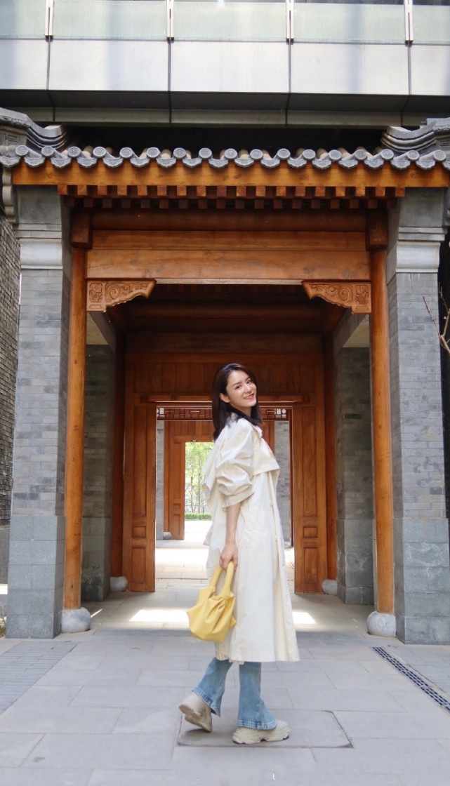 Zhang Xinyue took photos of Lin Feng's angle of view, showing her good ...