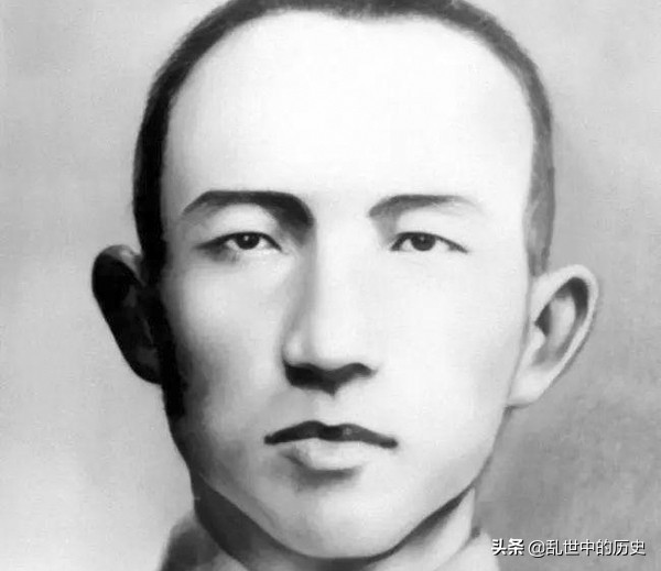 Su Yu returned to Tanjiaqiao, staring into the distance and weeping. He ...