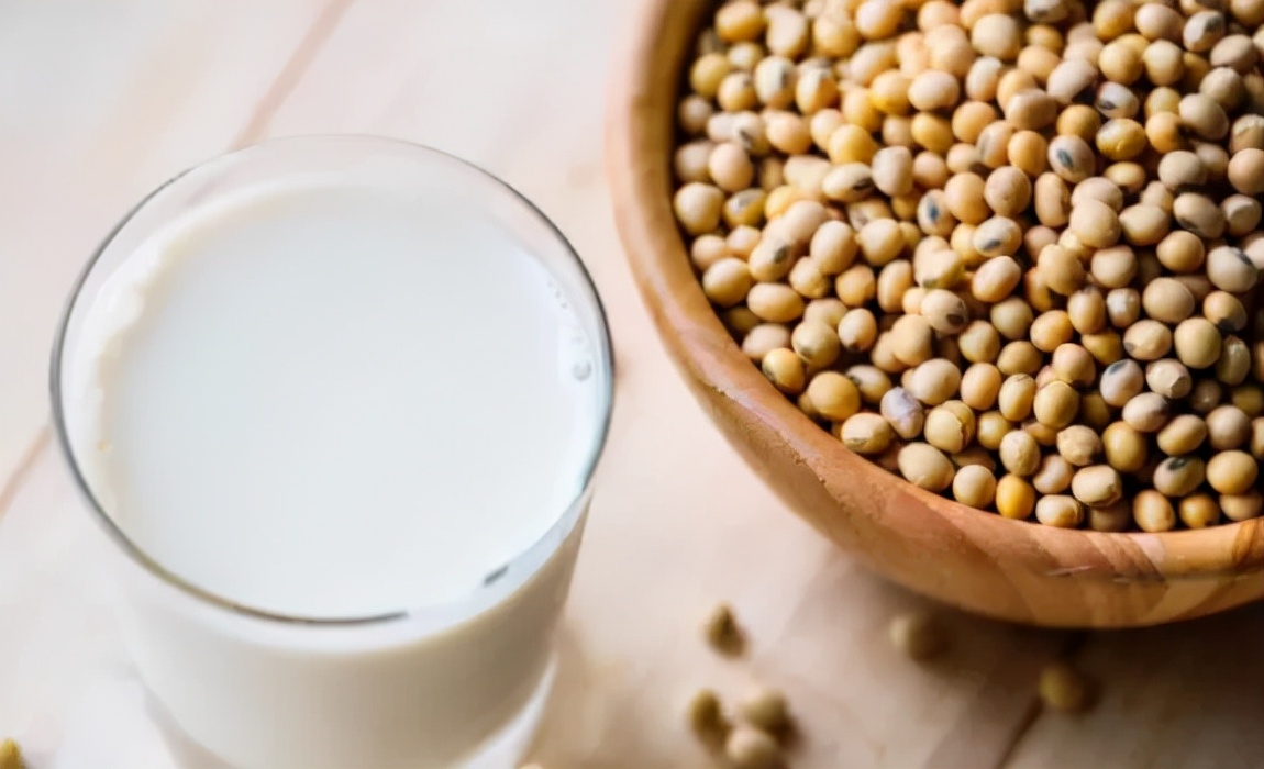 What is the difference between beating soy milk, "dry beating" and "wet ...