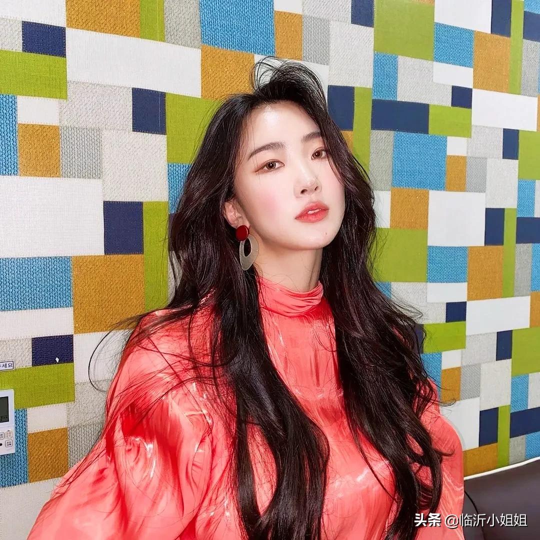 Park Soo-bin, a talented Korean beauty singer with a tall model like a ...