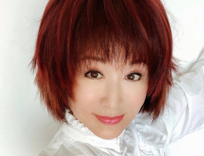 The ageless actress Pan Yingzi, 72 years old, has a light body and is ...