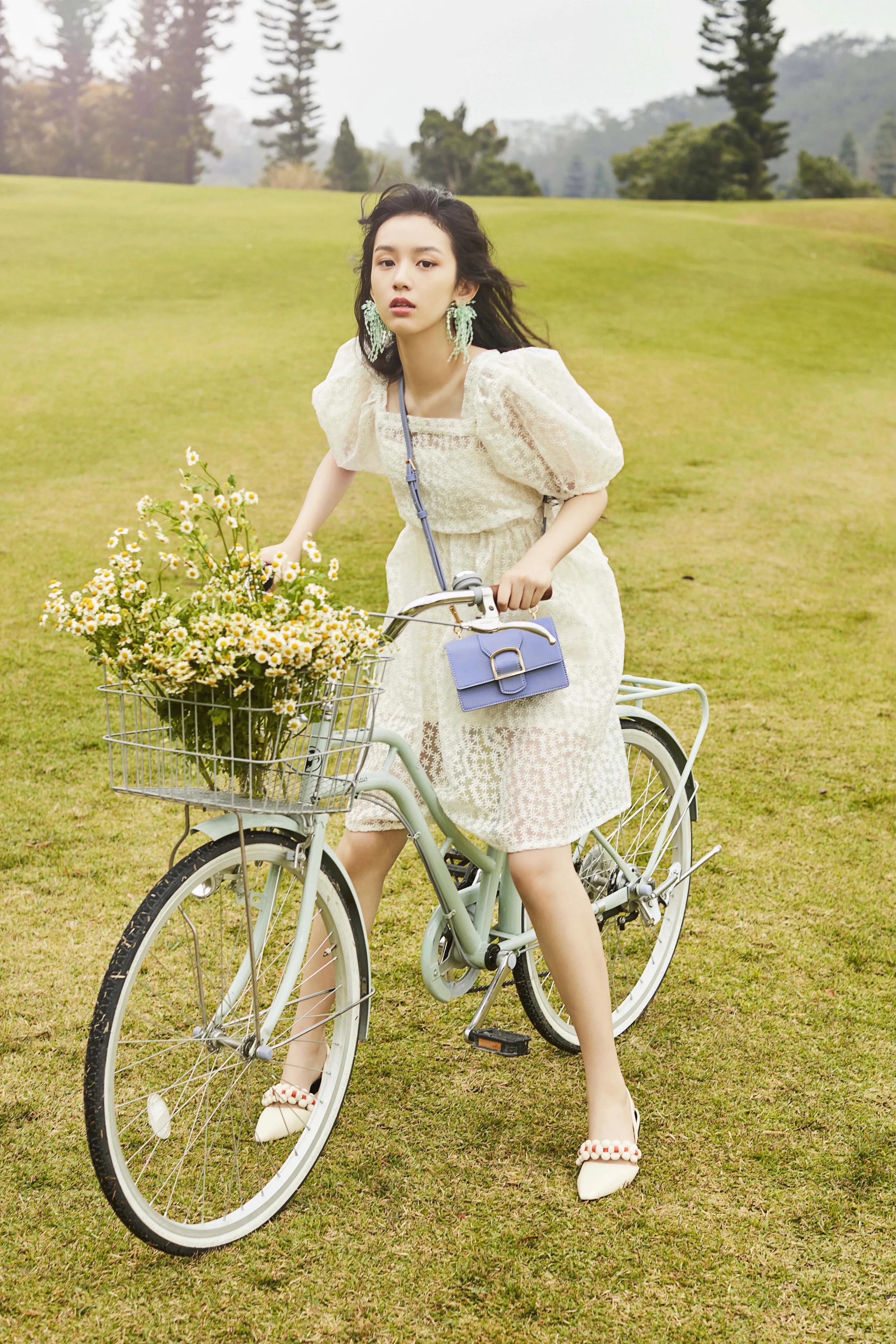 Celebrity Beauty: Zhou Ye Photo Album - iNEWS