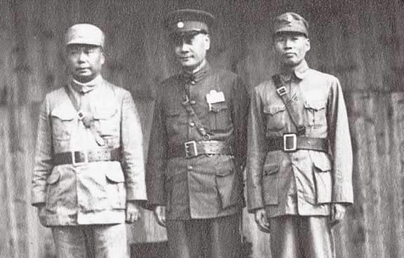 The difference in employment between Mao Zedong and Chiang Kai-shek is ...