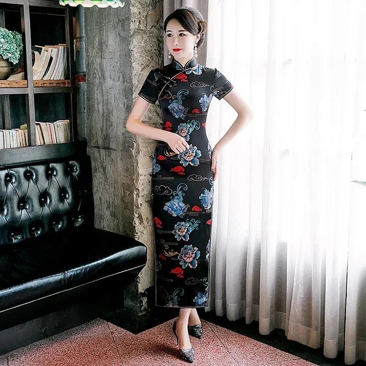Why are there slits at both ends of the cheongsam and what are the ...