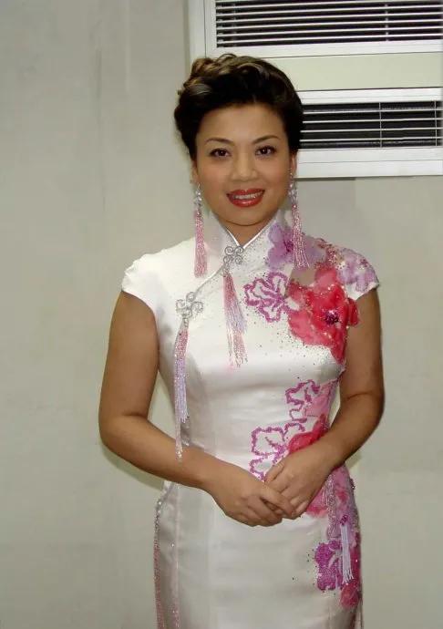 Zhang Ye, Chinese soprano singer - iNEWS