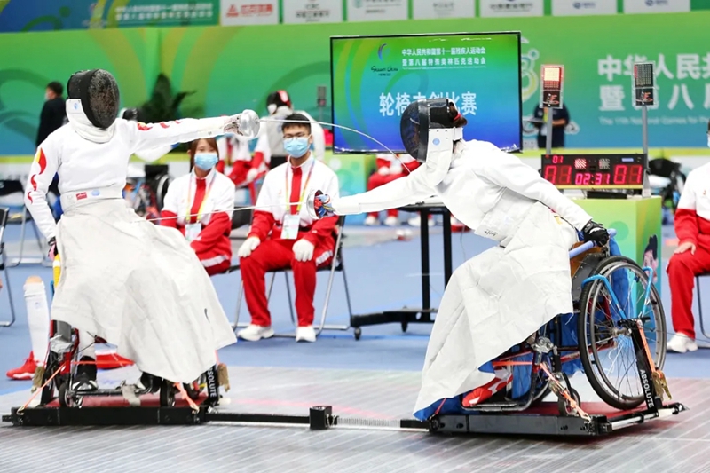 Shaanxi team Xiao Rong wins silver medal in wheelchair fencing event ...